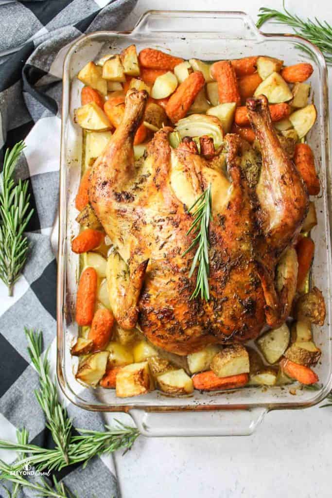 Roasted Whole Chicken with Potatoes and Carrots - BeeyondCereal Roasted Whole Chicken with Potatoes and Carrots - BeeyondCereal