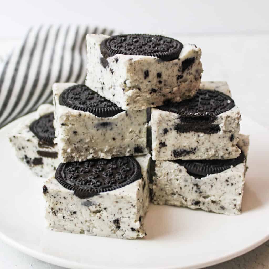 3 Ingredient Oreo Fudge - BeeyondCereal