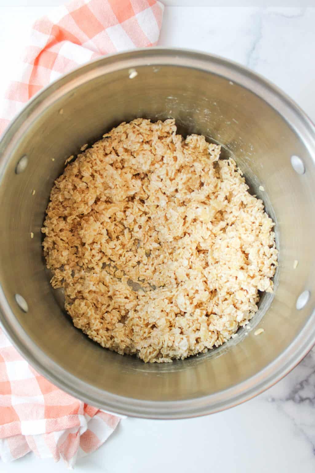 Rice Krispie Treats with Marshmallow Fluff - BeeyondCereal
