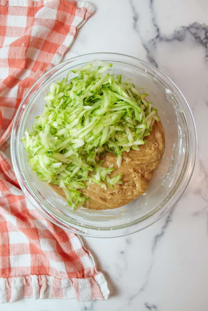 Amish Zucchini Bread - BeeyondCereal