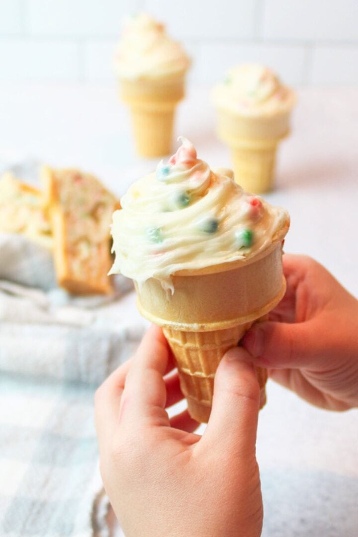 Microwave Ice Cream Cone Cupcakes - BeeyondCereal