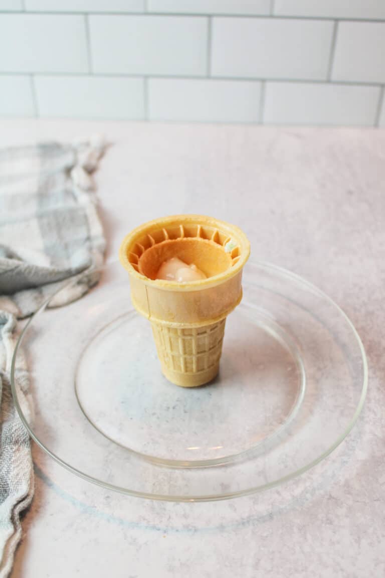 Microwave Ice Cream Cone Cupcakes - BeeyondCereal