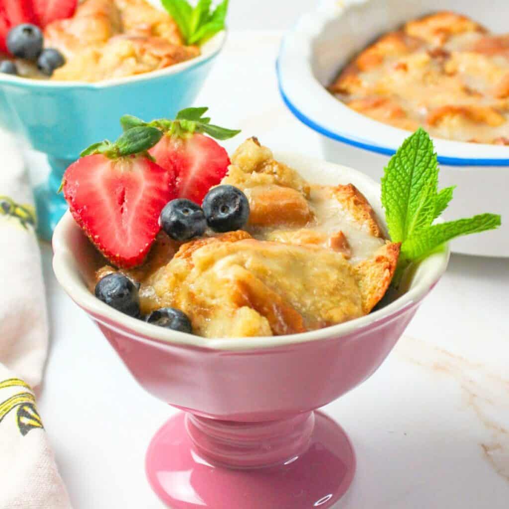 Bread Pudding with Hamburger Buns - BeeyondCereal